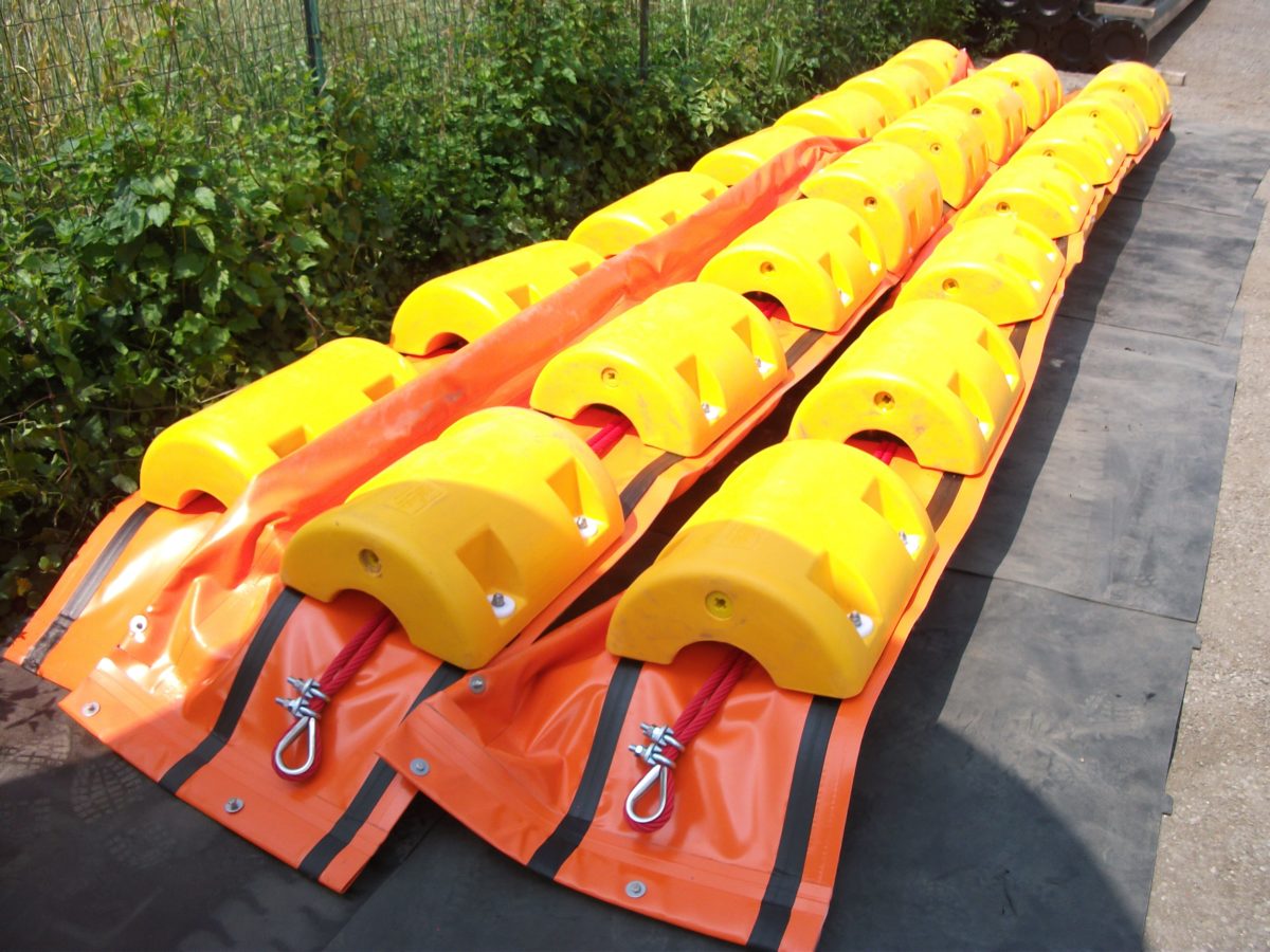 Anti-Pollution Booms And Anti-Intrusion Barriers | Resinex