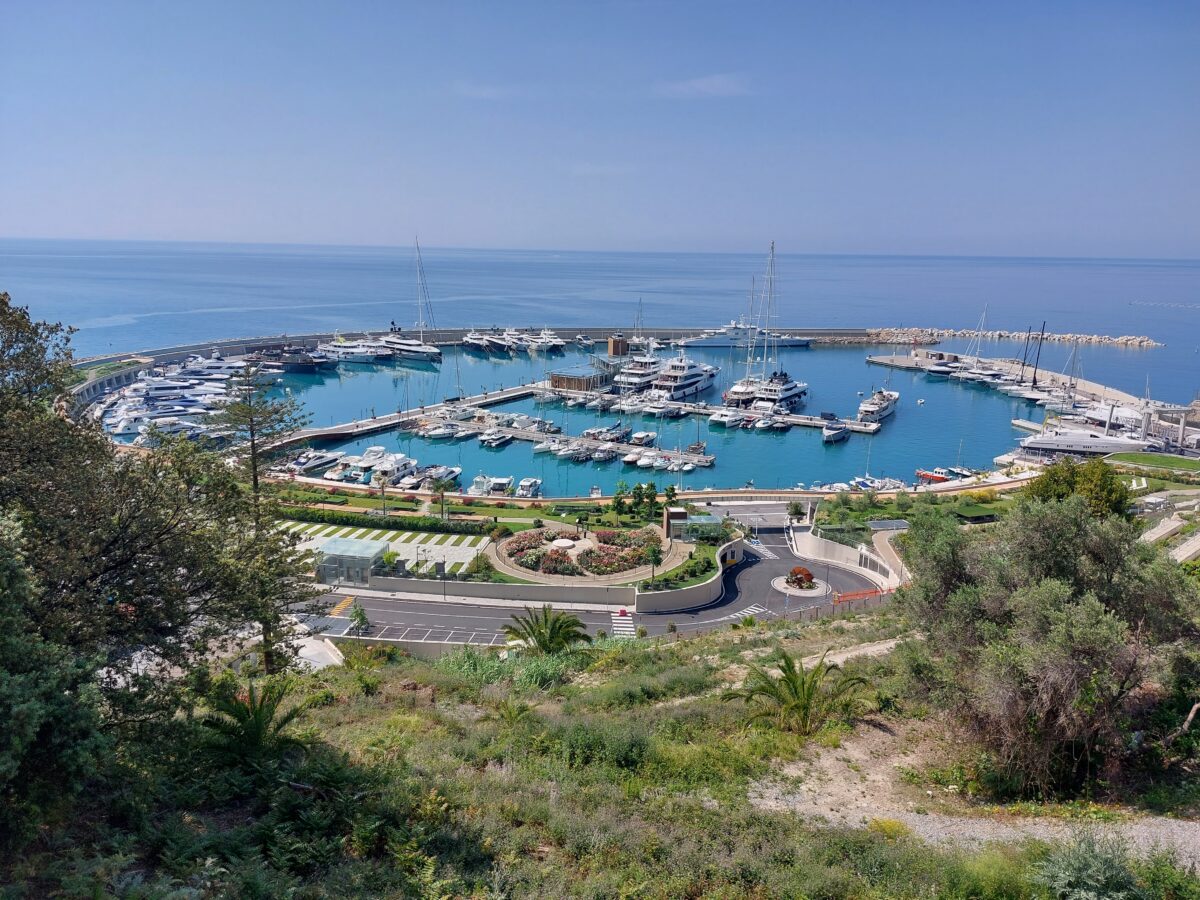 Homepage [www.resinextrad.com]